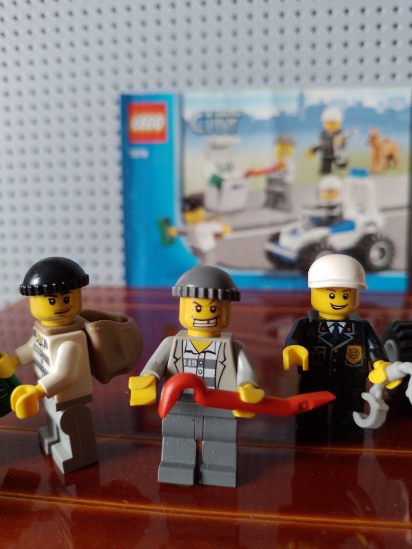 Lego City Police Minifigure Collection, Hobbies & Toys, Toys & Games on ...