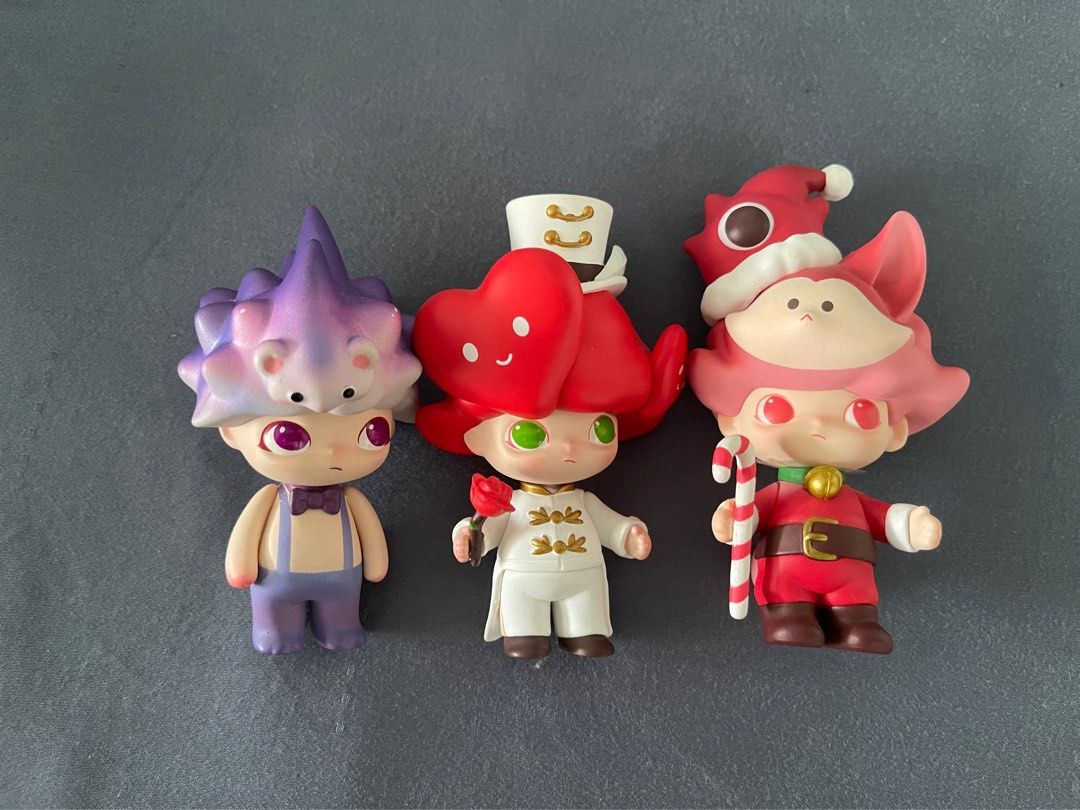 POPMART DIMOO HEDGEHOG LOVE AND CHRISTMAS, Hobbies & Toys, Toys & Games ...