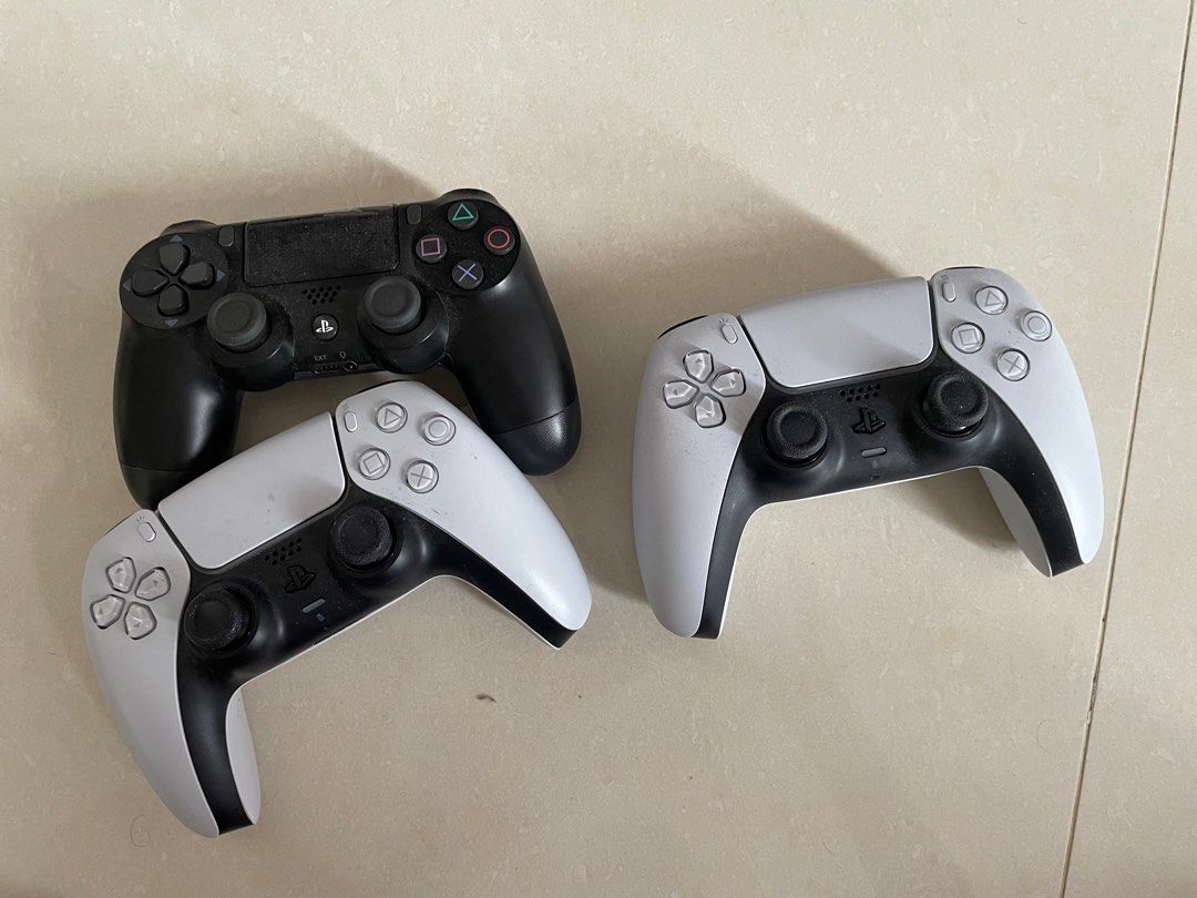Ps5 disc with 3 controllers, Video Gaming, Video Game Consoles ...