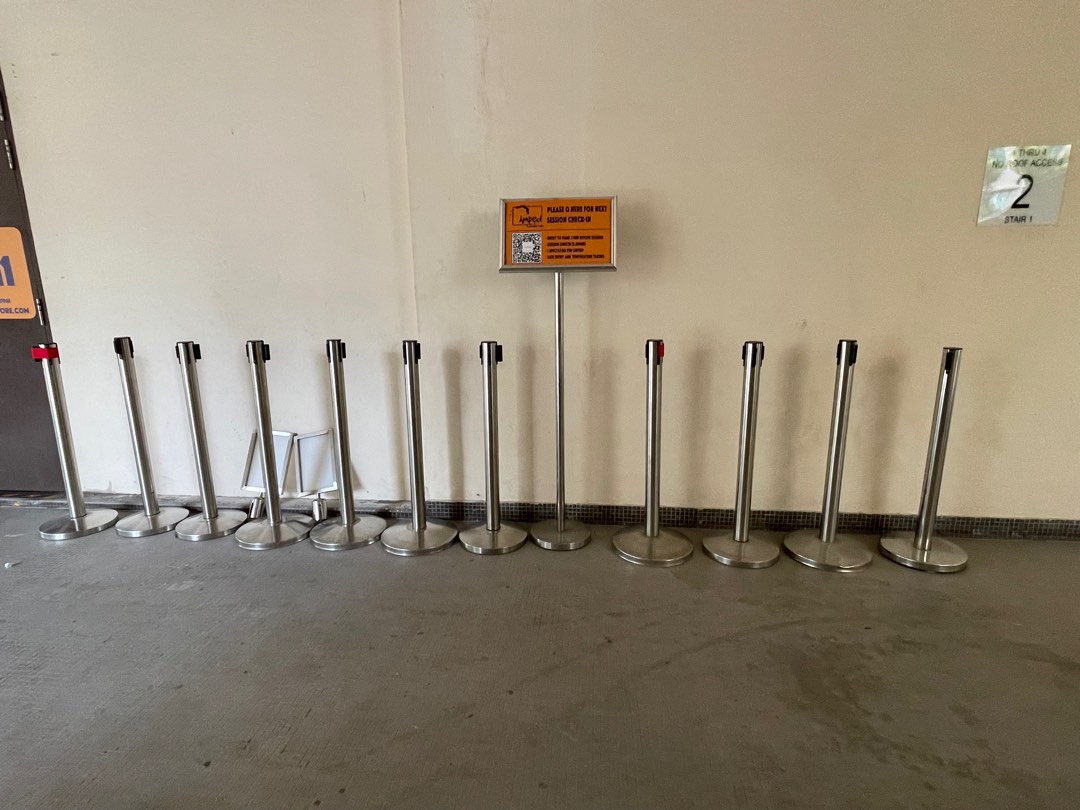 Que poles, Furniture & Home Living, Furniture, Other Home Furniture on ...