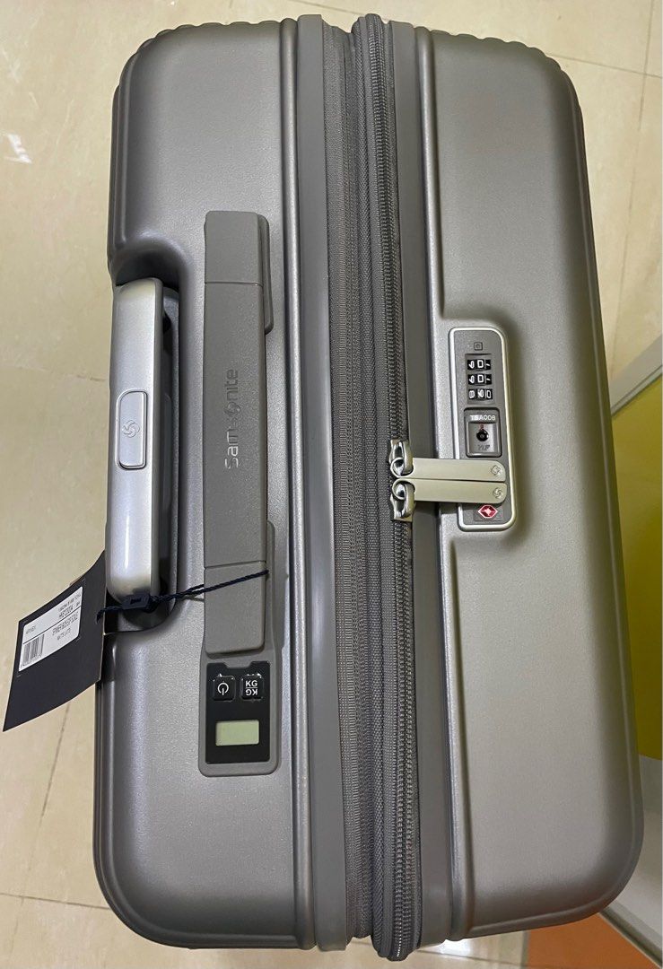 Samsonite prestige 69cm spinner with built-in scale, Hobbies & Toys ...