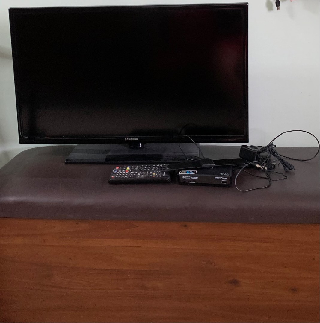 Samsung TV with TV box & antenna ( with remote controls ), TV & Home ...