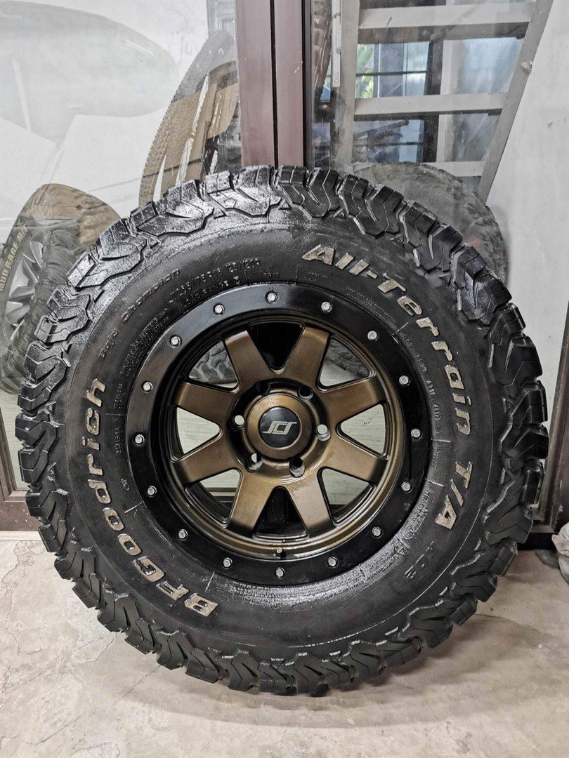 SCS sr8 rims set of 4 -12 offset BFgoodrich K02 265/75/r16 Came from ...