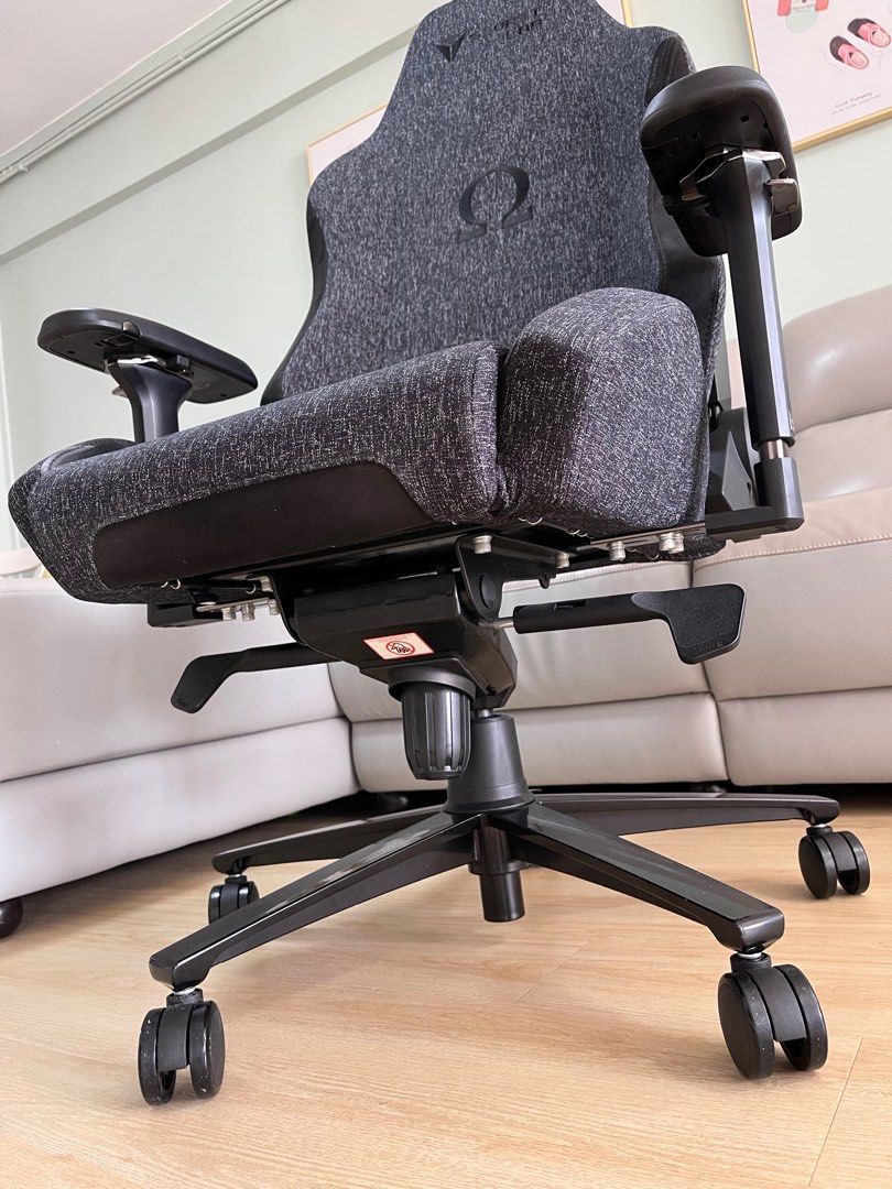 Secretlab Omega Softweave 2020, Furniture & Home Living, Furniture ...