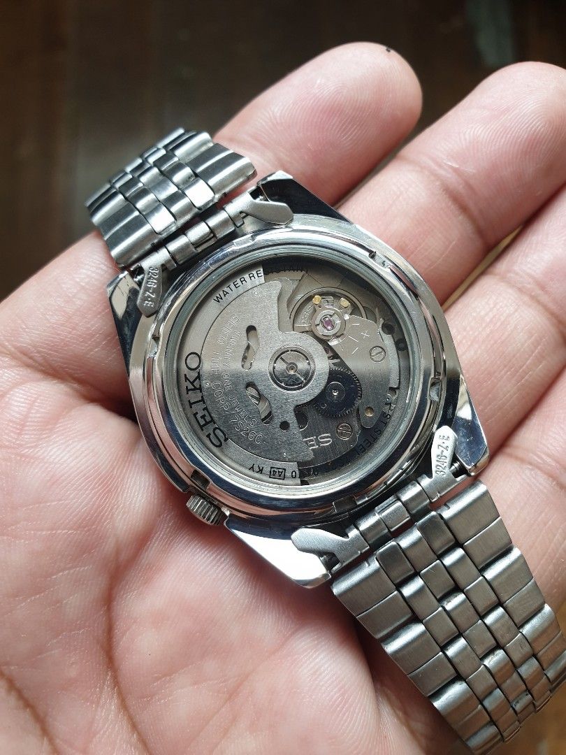 Seiko 5 racer, Men's Fashion, Watches & Accessories, Watches on Carousell