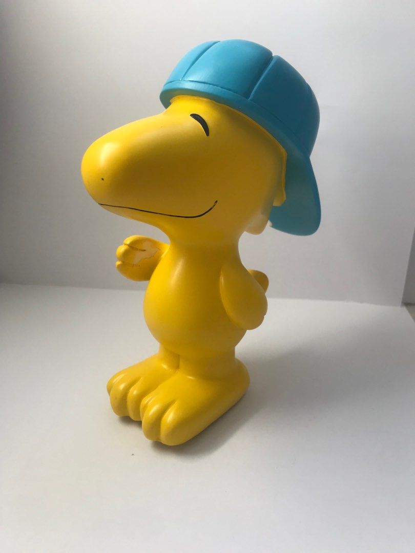Snoopy money bank only one left, 興趣及遊戲, 玩具 & 遊戲類 - Carousell