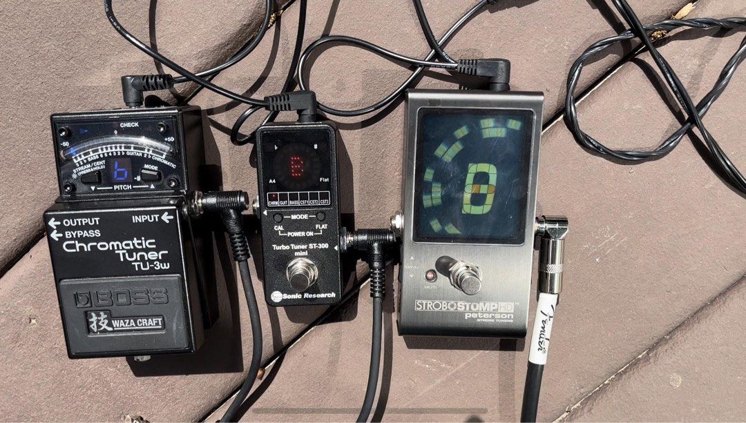 Sonic Research ST-300 Mini Stomp Box Strobe Tuner, Hobbies & Toys ...