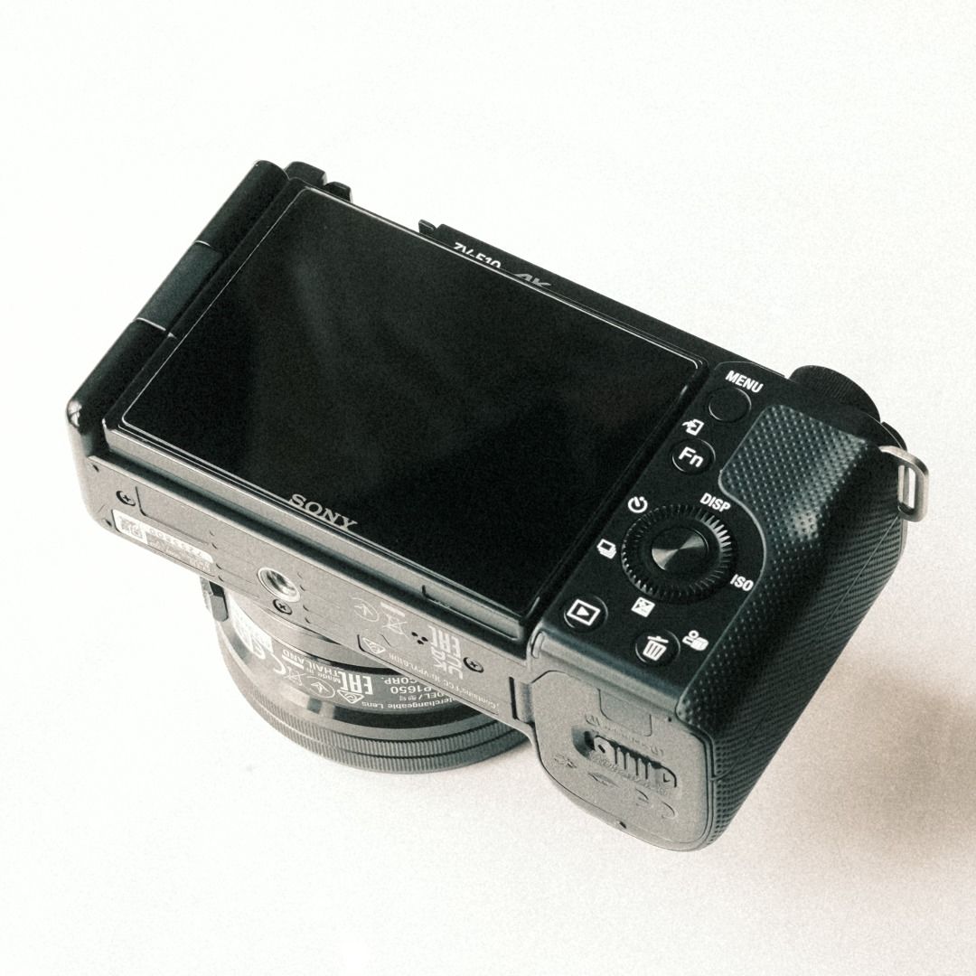 Sony ZVE10 with kit lens, Photography, Cameras on Carousell