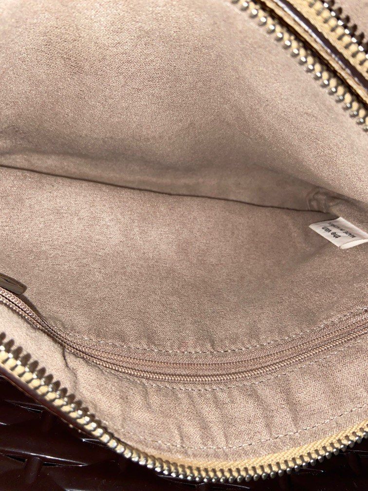 Studio de "THE VAN" Genuine Leather Nude Pouch, Women's Fashion, Bags ...