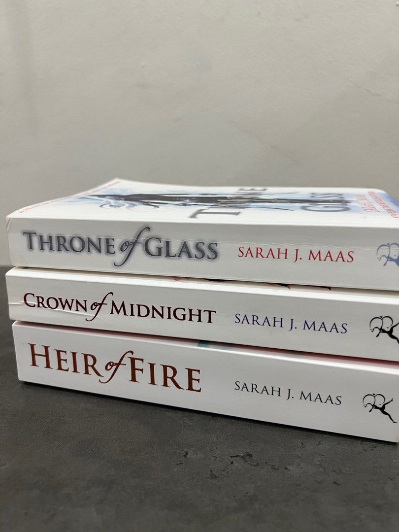 Throne Of Glass Crown Of Midnight Heir Of Fire Sarah J Maas