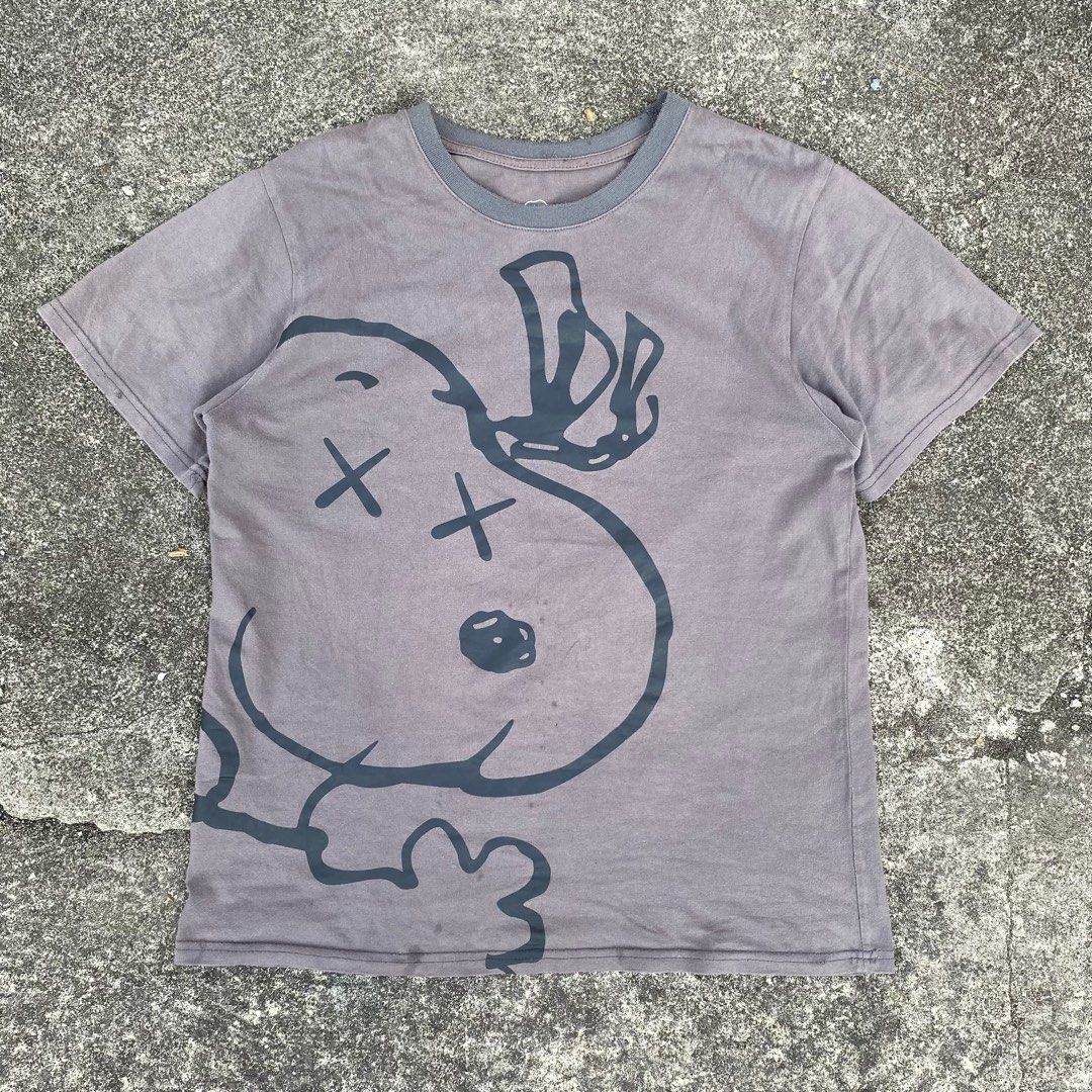 Uniqlo x Kaws x Peanuts Snoopy Tee, Men's Fashion, Tops & Sets, Tshirts ...