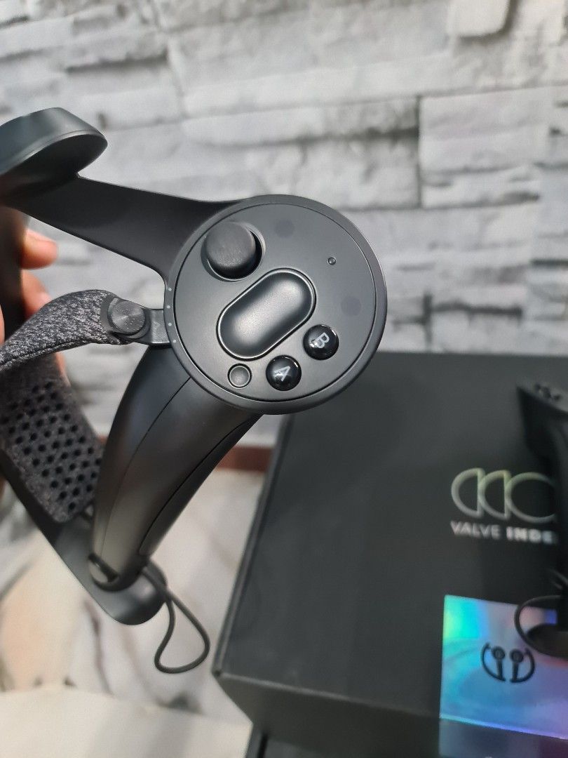 Valve Index VR headset + knuckles (including base station), Video ...