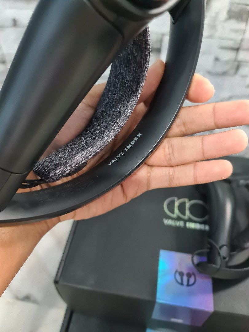 Valve Index VR headset + knuckles (including base station), Video ...