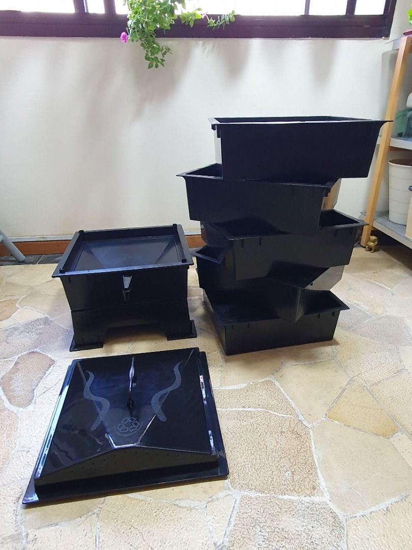 Vermicompost Bin, Furniture & Home Living, Gardening, Garden Soil ...