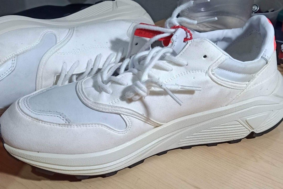 Vibram White Shoes, Luxury, Sneakers & Footwear on Carousell