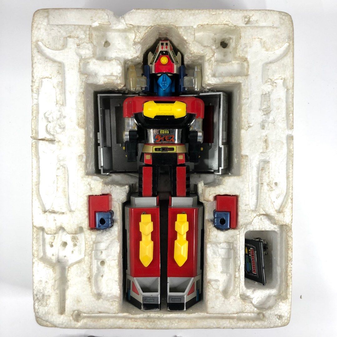 Vintage Daimos Japan Die cast Metal Robot with Daimos Car, Hobbies ...