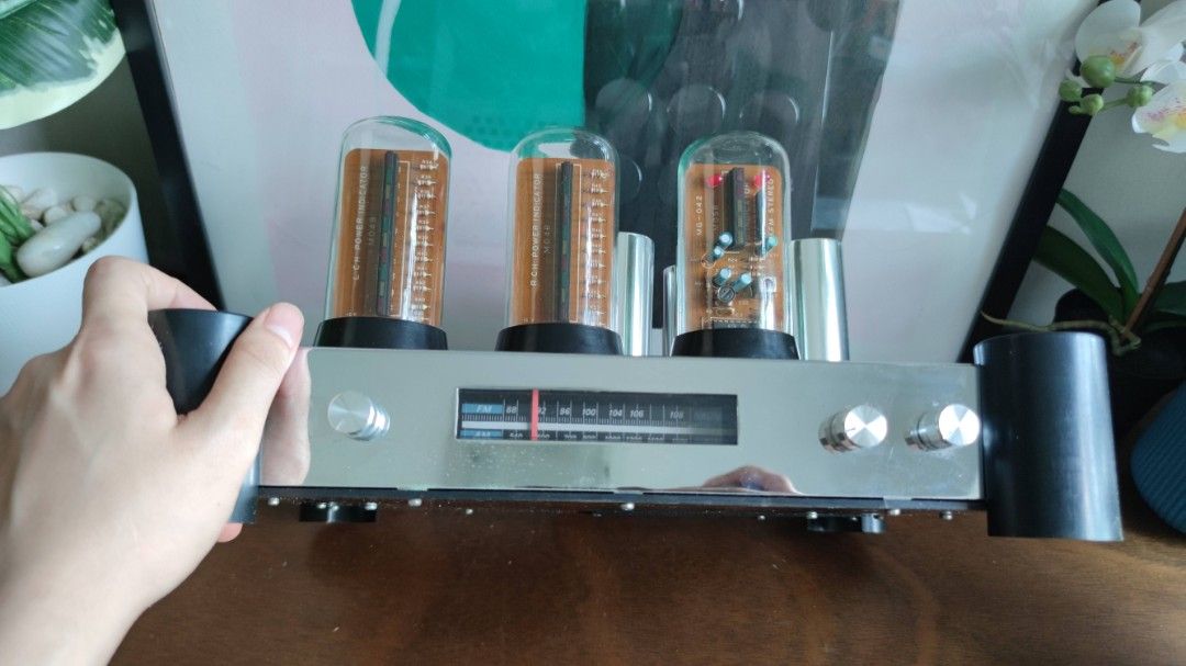 Vintage tube radio battery operated, Hobbies & Toys, Music & Media ...