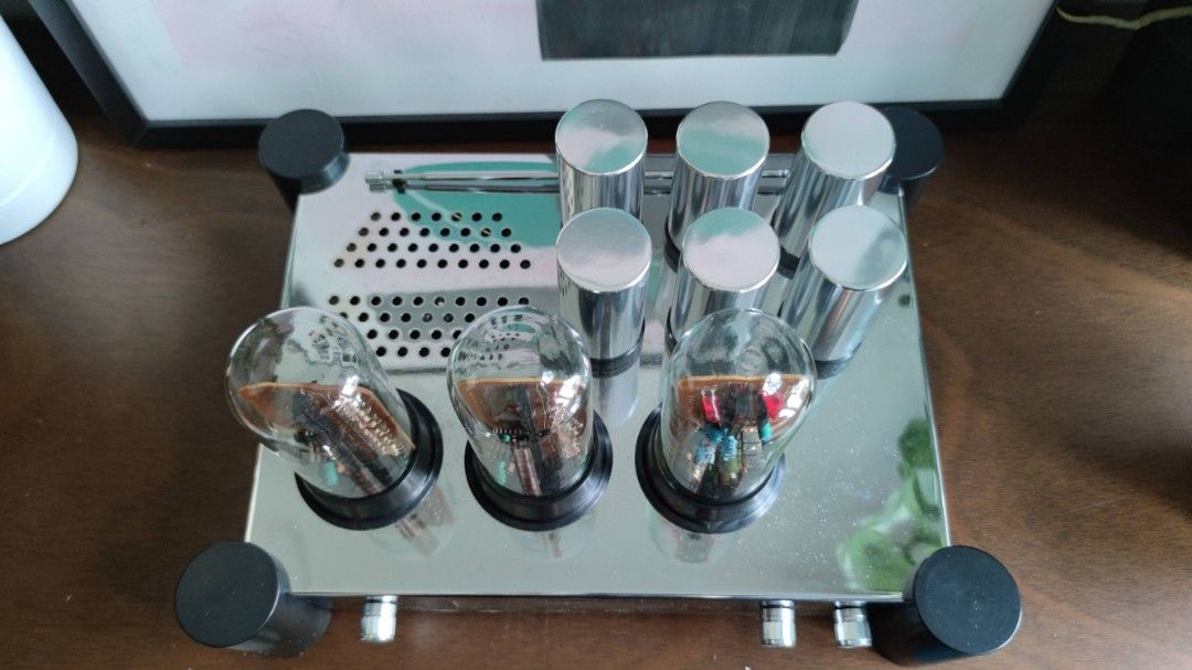 Vintage tube radio battery operated, Hobbies & Toys, Music & Media ...