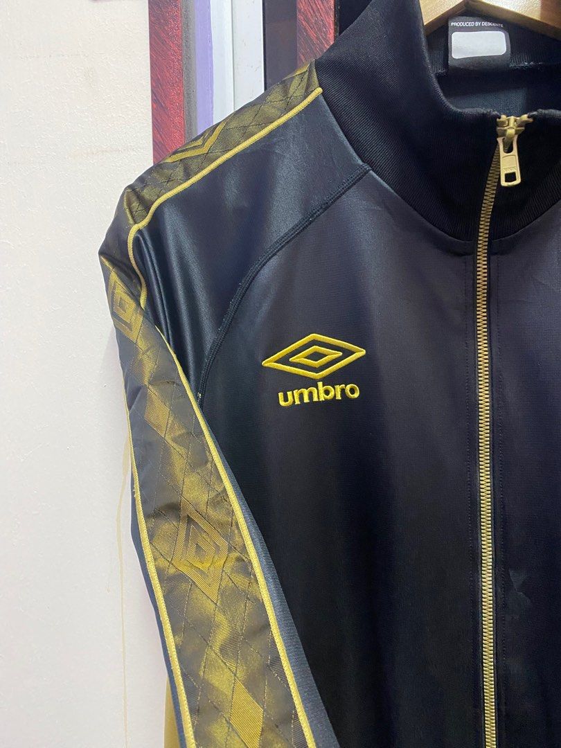 Vintage Umbro Sidetape Gold (Jaspo), Men's Fashion, Activewear on Carousell
