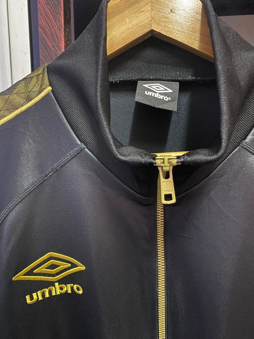 Vintage Umbro Sidetape Gold (Jaspo), Men's Fashion, Activewear on Carousell