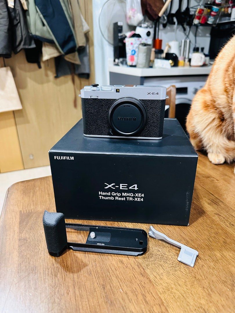 富士 Fujifilm X-E4 Kit with Hand Grip MHG-XE4 原裝手柄套裝 xe4 銀色, 攝影器材, 相機 ...