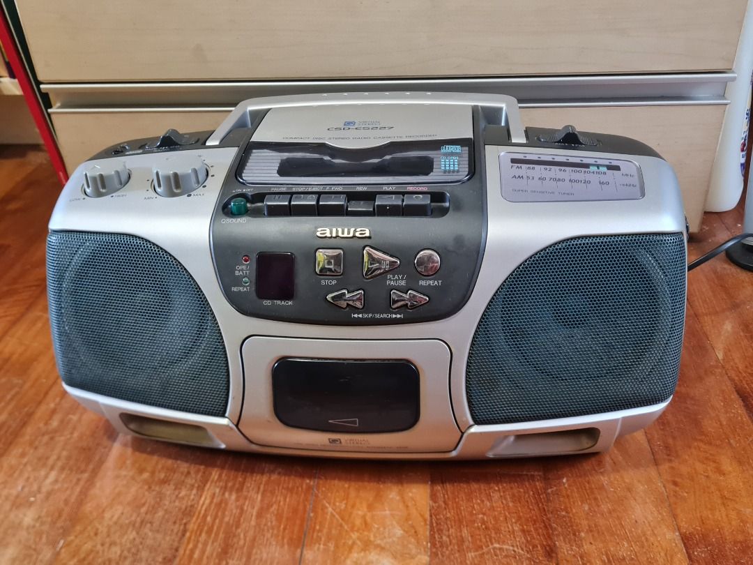Aiwa Boombox Radio CD Cassette Player Vintage Hobbies Toys