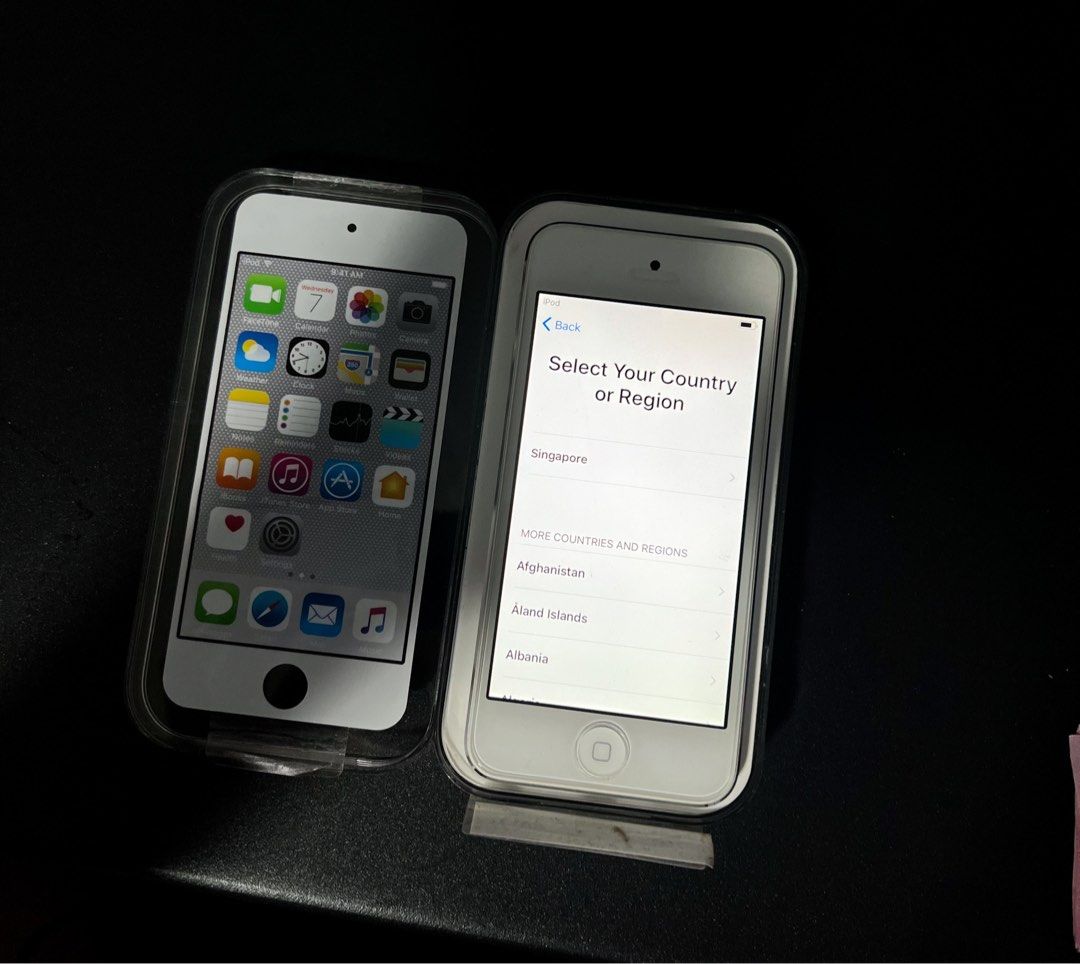 Apple iPod Touch music player, Mobile Phones & Gadgets, Mobile Phones ...