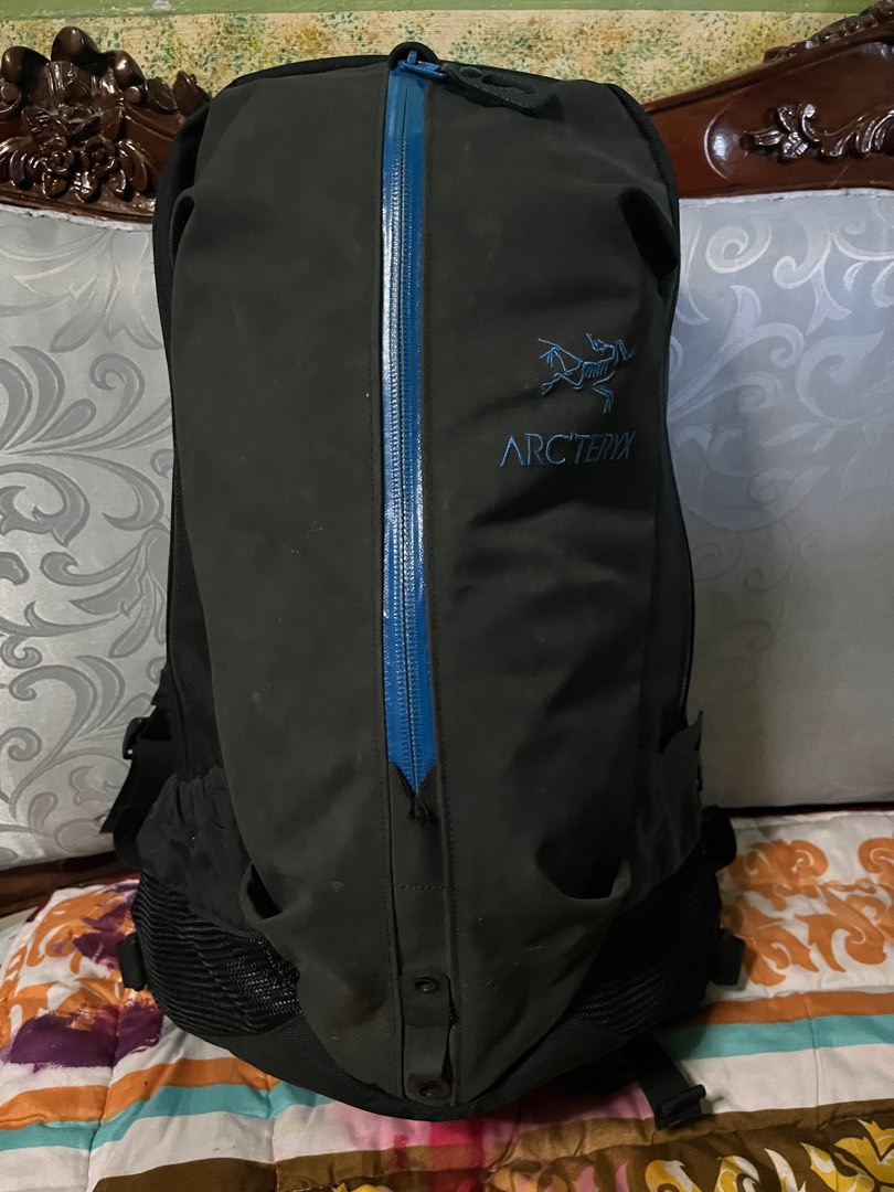 Arcteryx arro 22, Men's Fashion, Bags, Backpacks on Carousell