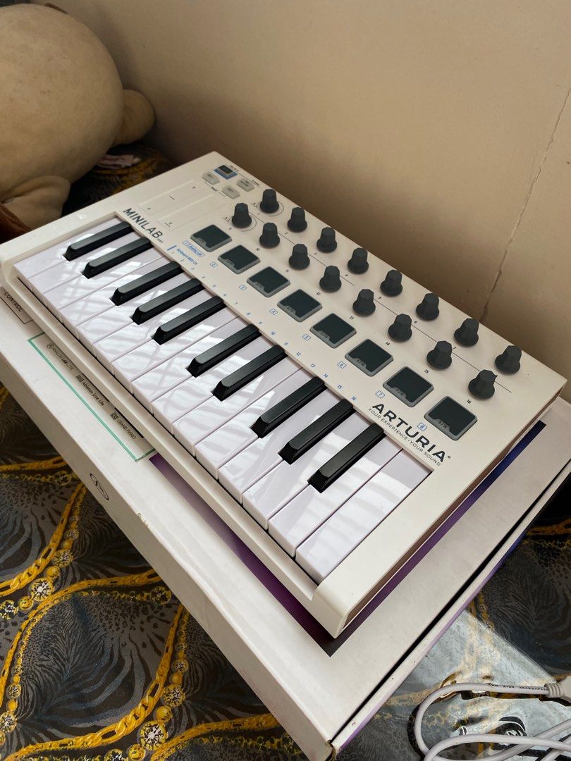 Arturia MiniLab Mk II / Mk 2, Hobbies & Toys, Music & Media, Musical ...