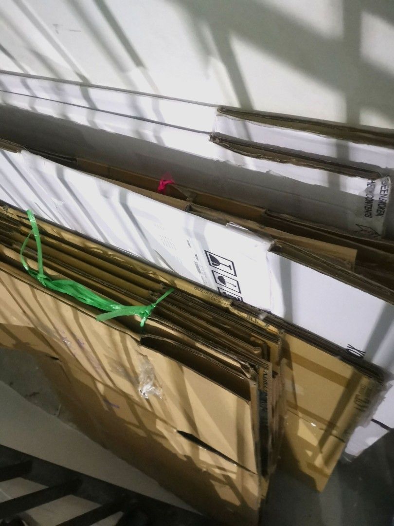 Big carton & boxes for moving house, Men's Fashion, Watches ...