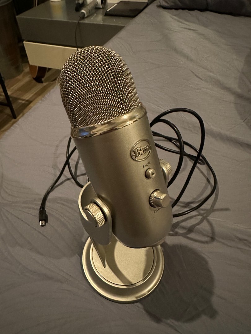 Blue Yeti Microphone (Grey), Audio, Microphones on Carousell