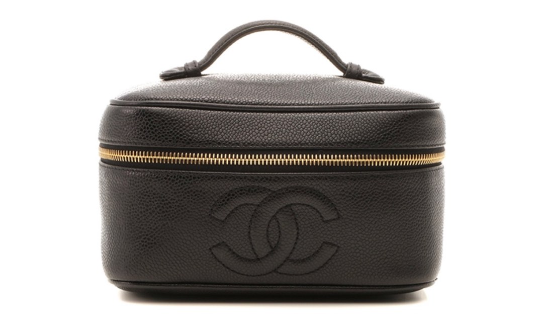 CHANEL Chanel horizontal vanity black GP caviar skin, Luxury, Bags ...