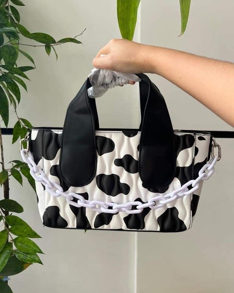 Charles and keith Iva textured bag, Women's Fashion, Bags & Wallets ...