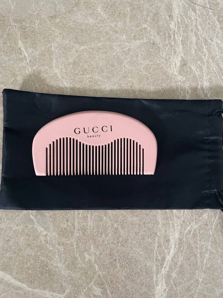 Comb, Women's Fashion, Watches & Accessories, Other Accessories on ...