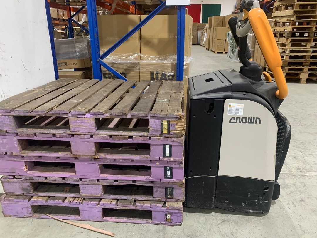 Crown Electronic Pallet Truck (WT3020) - Warehouse Equipment ...