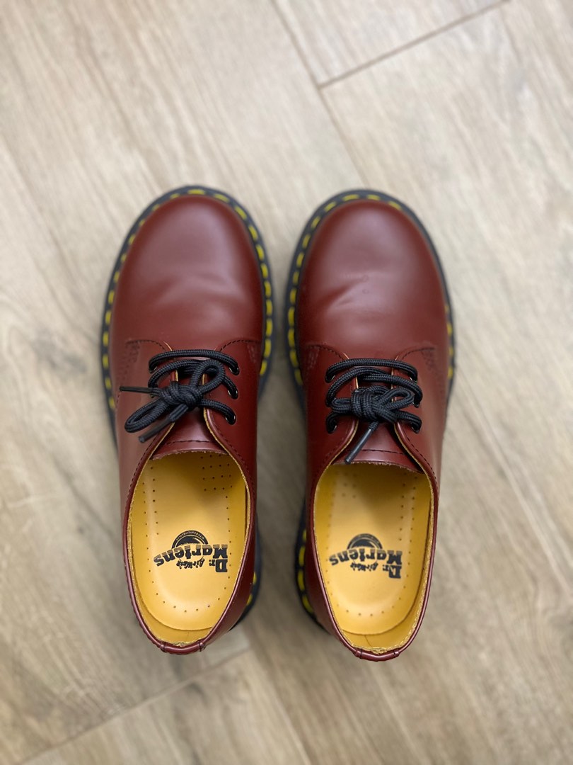 Dr Martens 1461, Red (UK4 / 37), 女裝, 鞋, 靴 - Carousell
