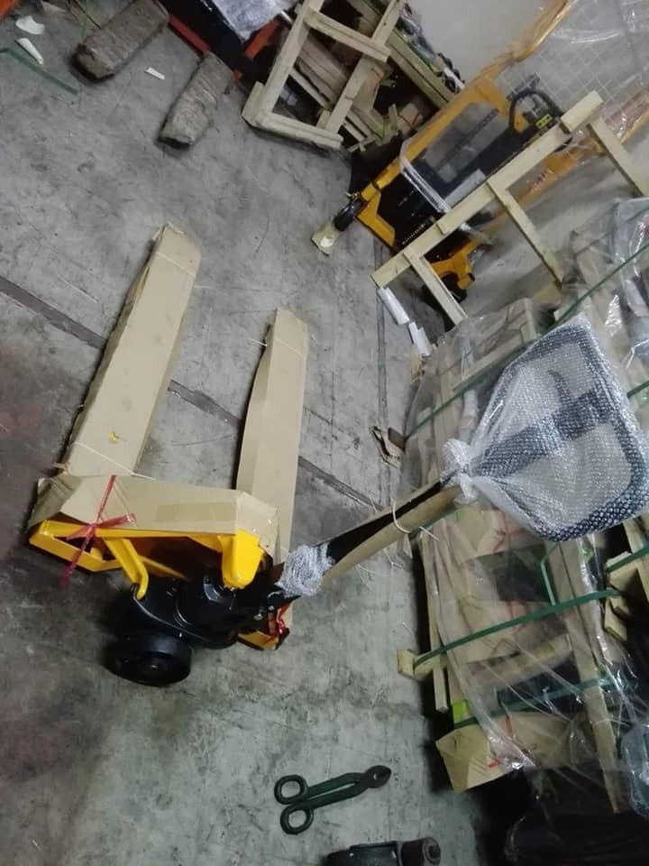 FOR SALE JAPAN SURPLUS MATERIAL LIFT, Commercial & Industrial ...