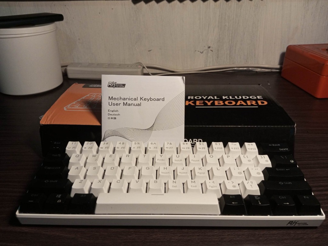 For Sale Royal Kludge RK61 Dual Mode Brown Switch (Hot Swappable ...