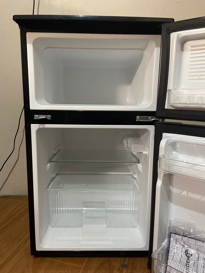 Fujidenzo RBT-35SL Mini-fridge / Personal Ref, TV & Home Appliances ...
