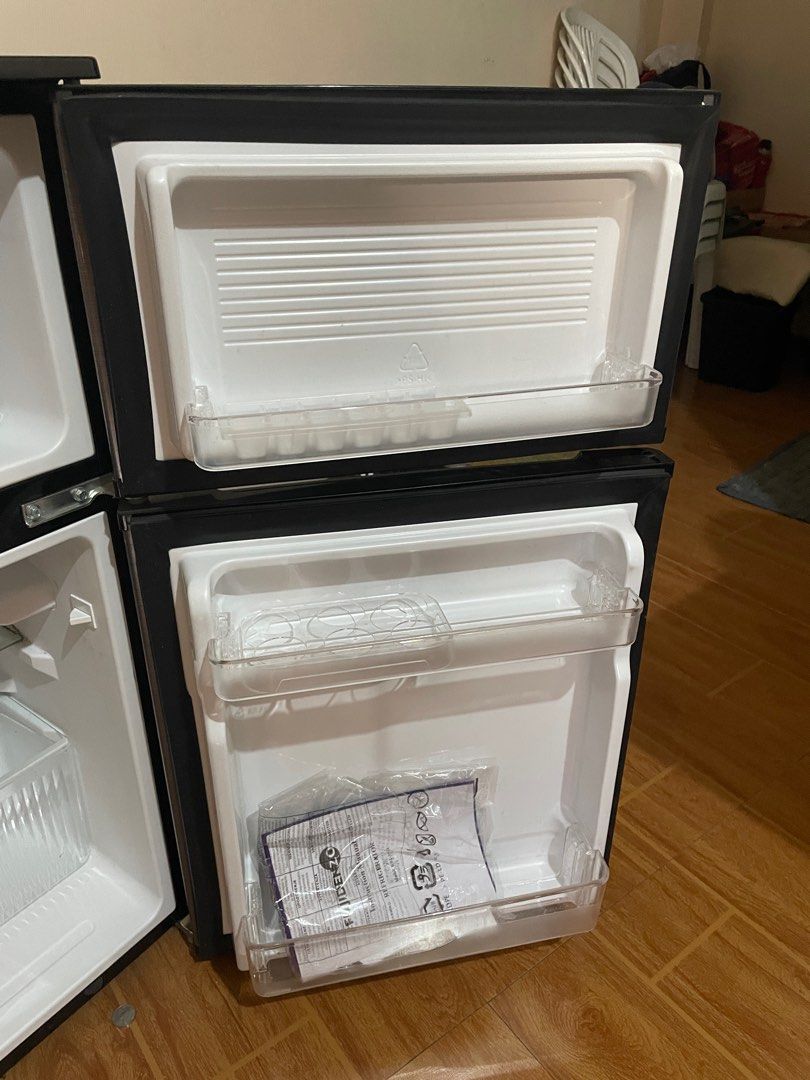 Fujidenzo RBT-35SL Mini-fridge / Personal Ref, TV & Home Appliances ...