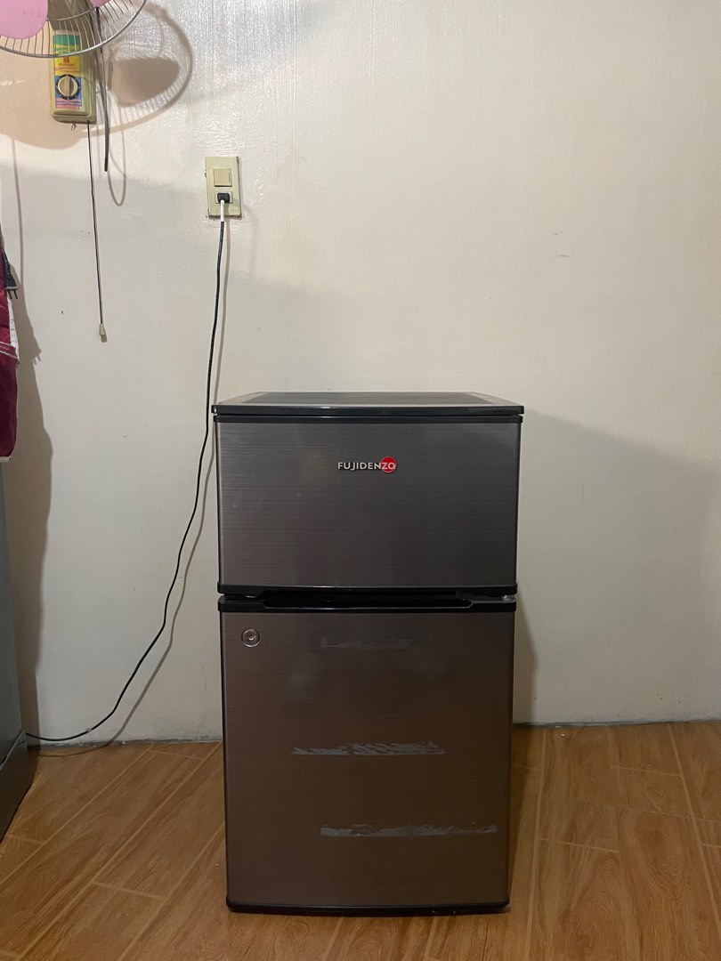 Fujidenzo RBT-35SL Mini-fridge / Personal Ref, TV & Home Appliances ...