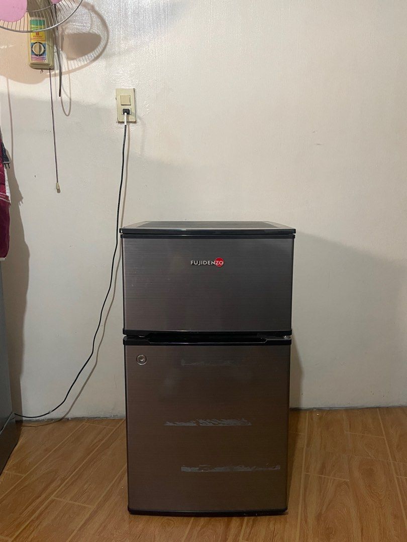 Fujidenzo RBT-35SL Mini-fridge / Personal Ref, TV & Home Appliances ...