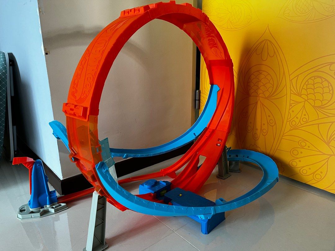 Hotwheels Massive Loop, Hobbies & Toys, Toys & Games on Carousell