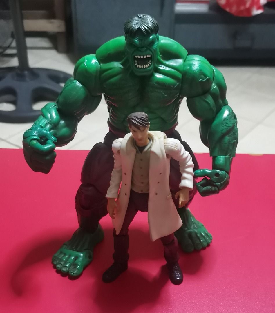 Incredible Hulk with alter ego bruce banner, Hobbies & Toys, Toys ...