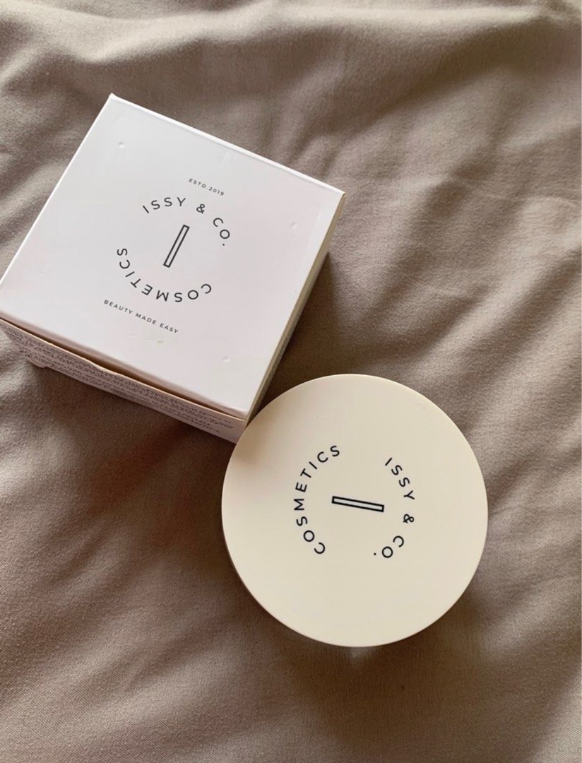 Issy & Co. Weightless loose powder in Radiant Finish, Beauty & Personal ...