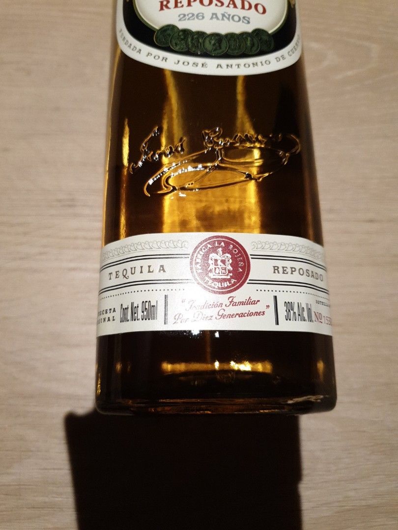 Jose Cuervo Tequila Reposado 950ml, Food & Drinks, Alcoholic Beverages ...