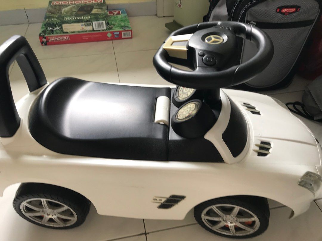 Kids 1-3 years old play car Mercedes Benz, Everything Else on Carousell