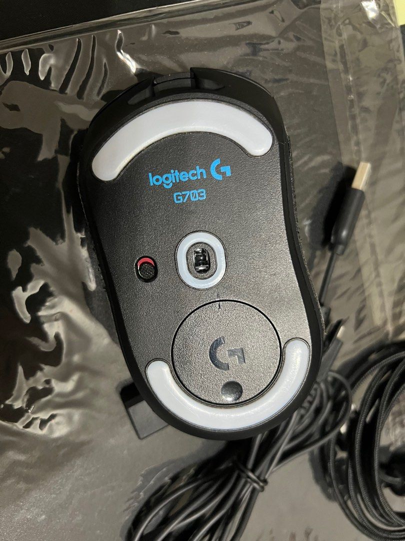 Logitech Powerplay Wireless Charging Mat with G703 Mouse, Computers ...