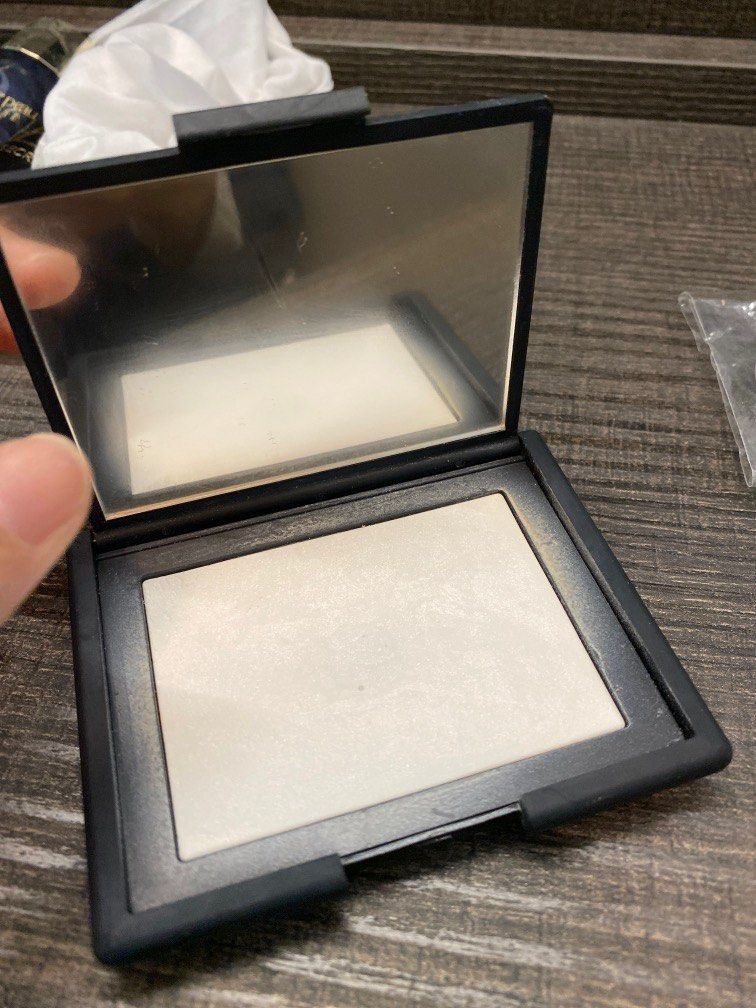 Nars setting powder, 美容＆化妝品, 健康及美容 - 皮膚護理, 化妝品 - Carousell
