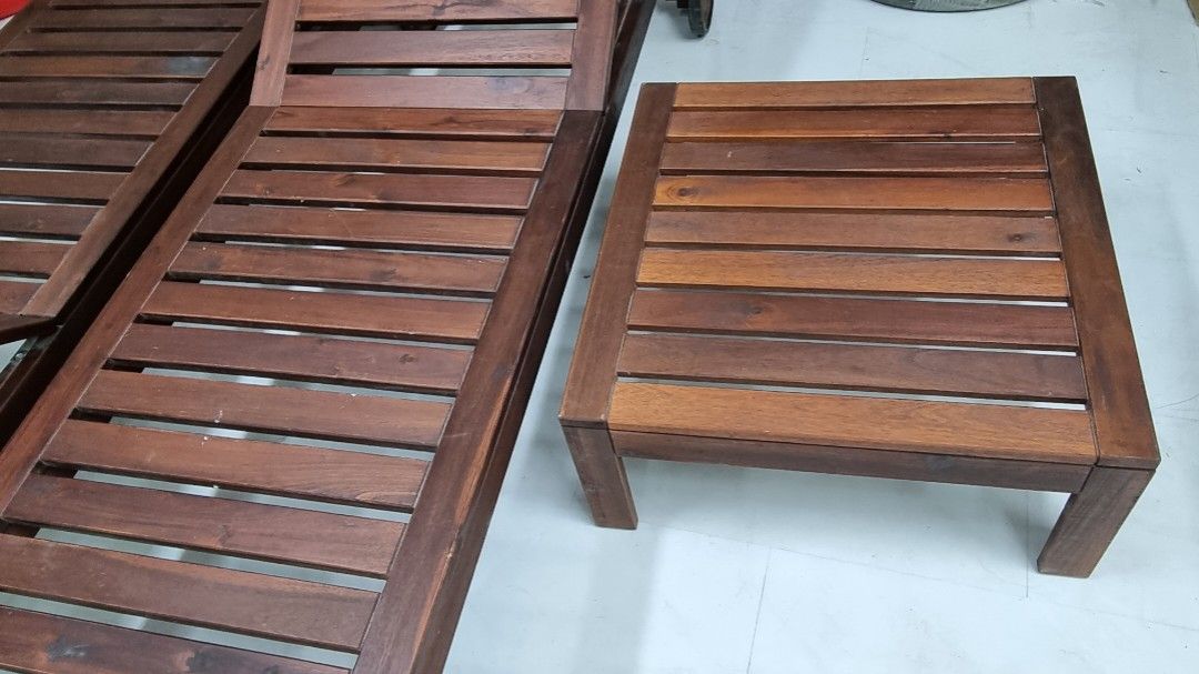 Natural Teak timber swimming pool lounge chair and side table ...
